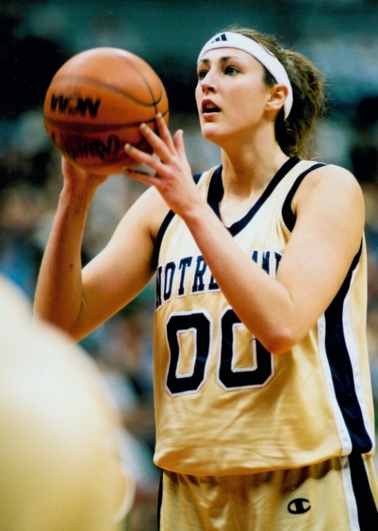 Ruth Riley, MOP du Final Four 2001 avec les Fighting Irish Notre Dame ...