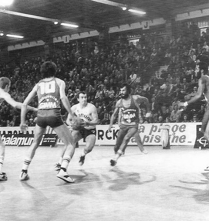 Le billet de Cathy Malfois – Pierre Galle, le cerveau – Basket Retro