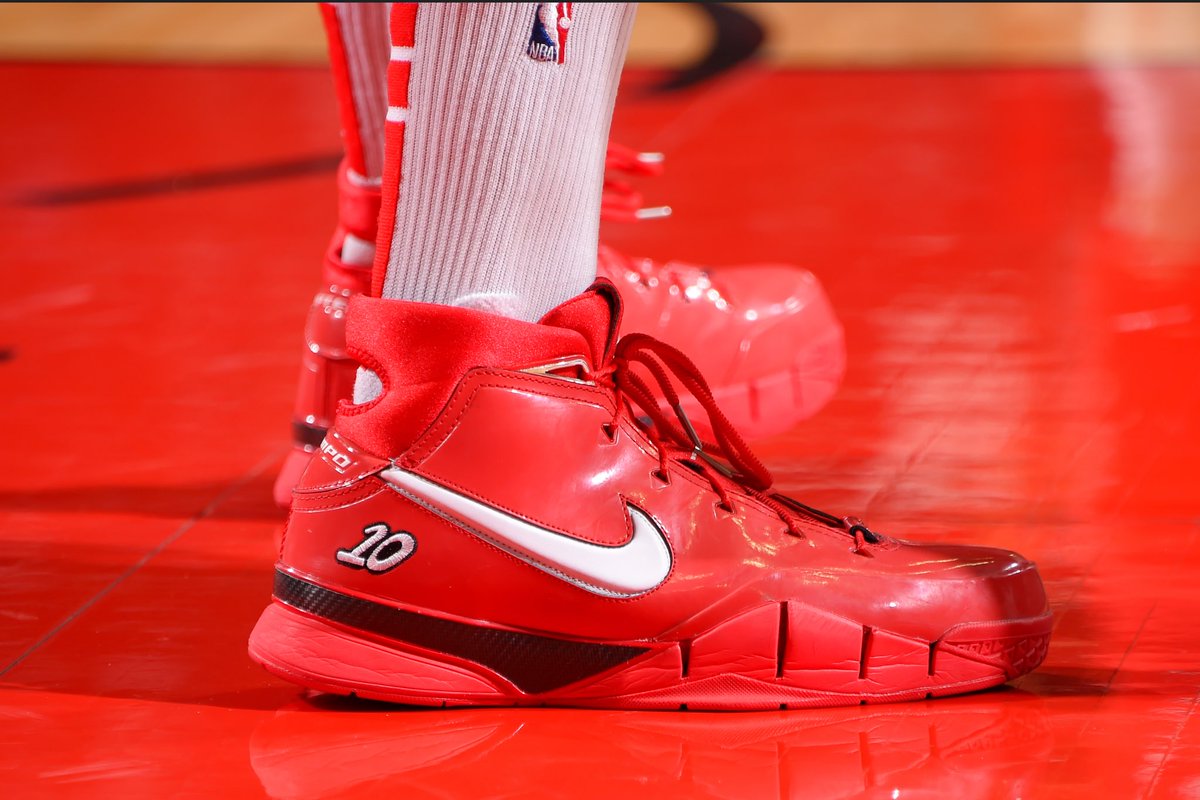 Kobe Protro – Retour vers le Futur version sneakers – Basket Retro