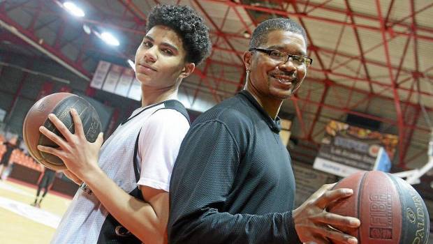 DeRon Hayes, 40 ans de passion – Basket Retro