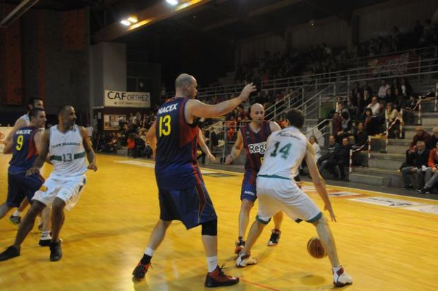 [Portrait] Roger Esteller, plus qu’un joueur. – Basket Retro